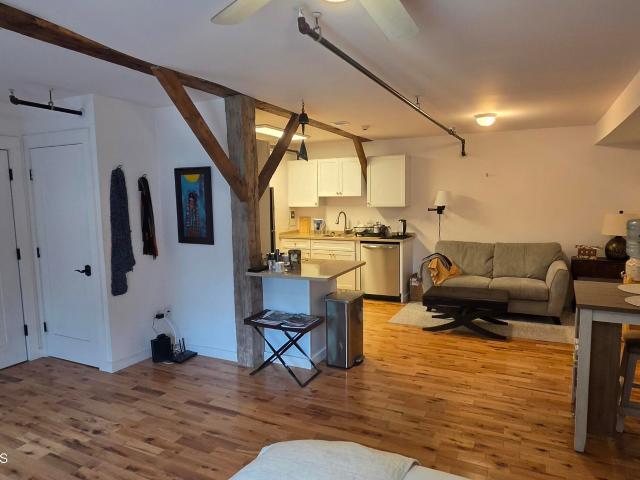 32 Anthony Street 2d