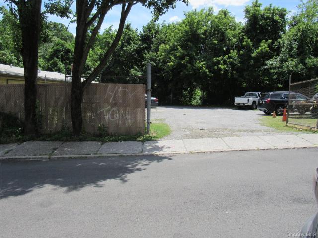 32 Aqueduct Street