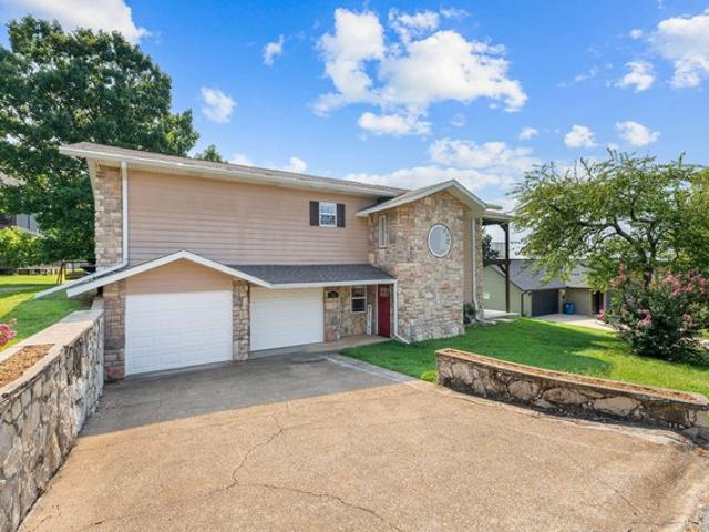 32 Arrowood Ln, Kimberling City, MO 65686
