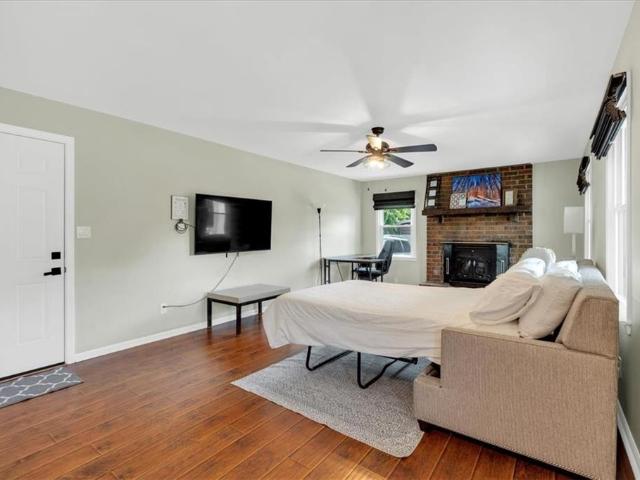 32 Baker Road SE