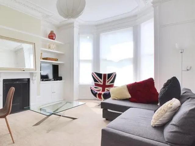 32 Bennett Park, Blackheath Cator Estate, London, SE3 9RB, United Kingdom | 1 bed apartment for rent #140801025 | Rentberry