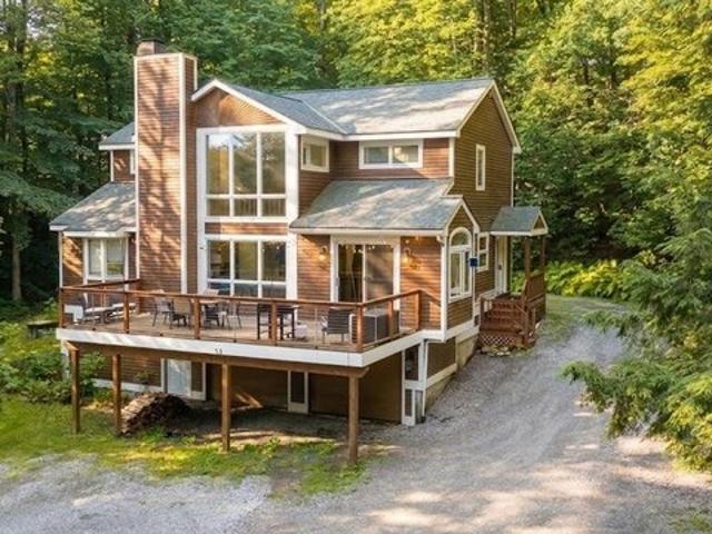 32 Benson Fuller Dr, Winhall, VT 05340