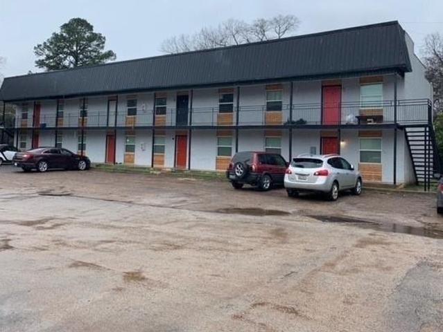 32 bedroom, Longview TX 75602 89556653