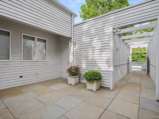 32 Beechwood Way