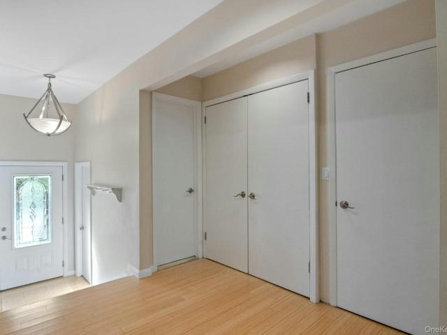32 Boulder Lane