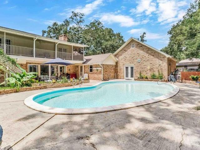 32 Blithewood Dr, Pensacola, FL 32514