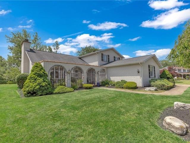 32 Brookedge Rd, Depew, NY 14043