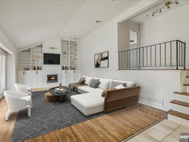 32 Brantwood Place