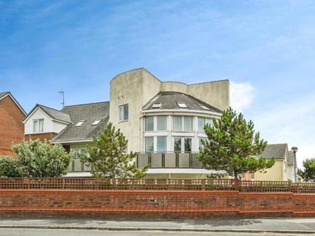 32 Burbo Bank Road South, The Lawns, Blundellsands, 2 Bedroom Flat