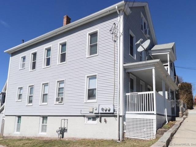 32 Center St, New London, CT 06320