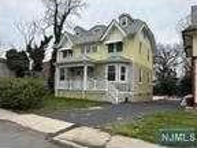 32 Chelsea Pl #1, East Orange, NJ 07017