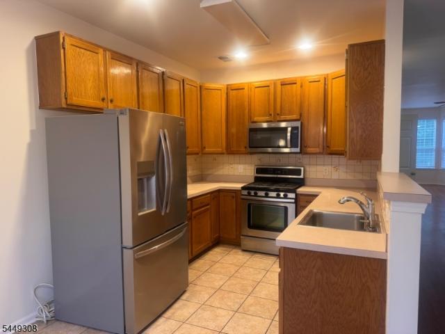 32 Chesterfield Ct