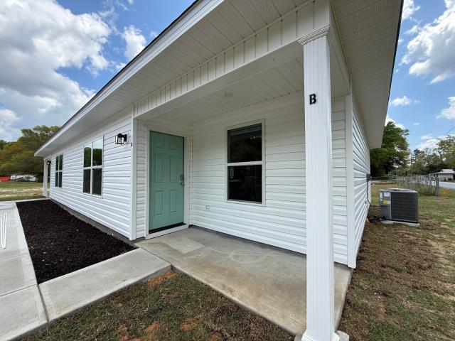 32 Constitution Ave, Unit AB, DeFuniak Springs, FL 32433 | Compass