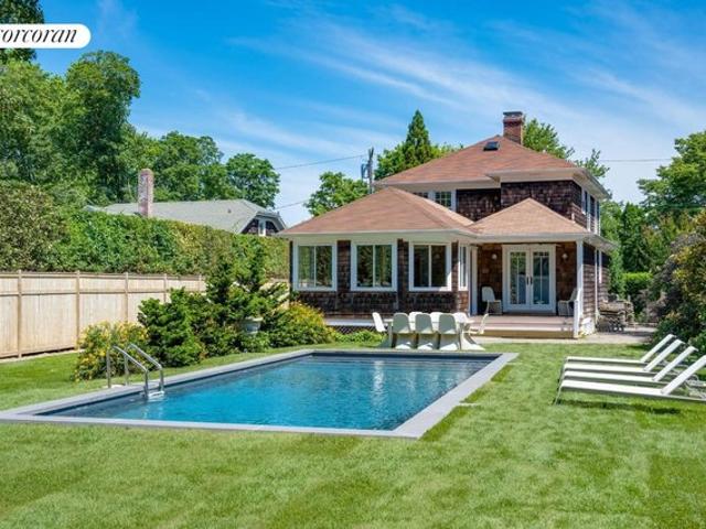 32 Cooper, Southampton, NY 11968