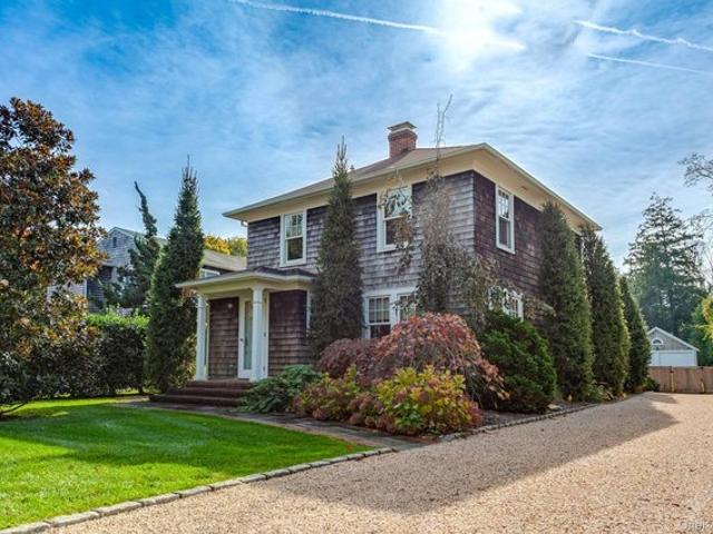 32 Cooper St, Southampton, NY 11968
