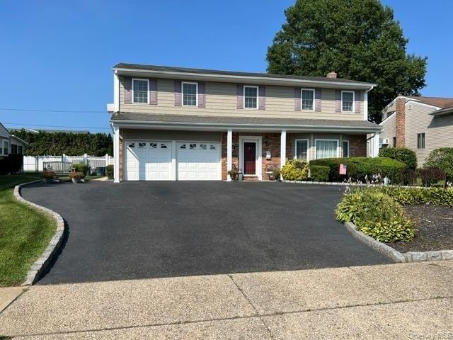 32 Columbine Ln, Kings Park, NY 11754