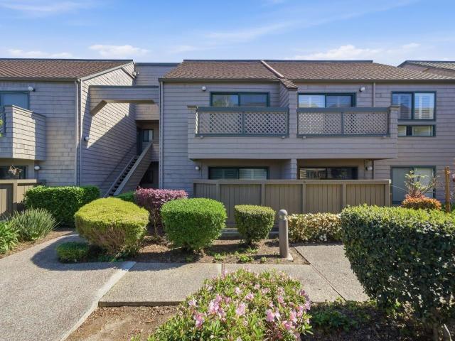 32 Cove Lane