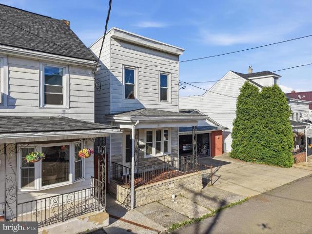 32 Clay Street