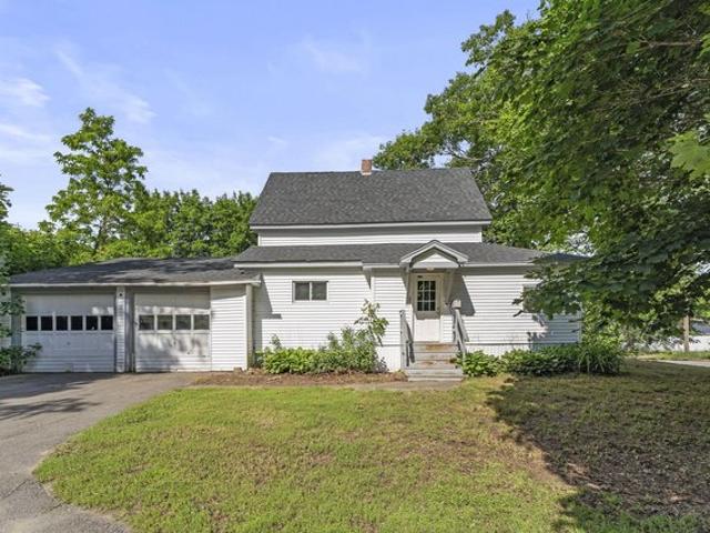 32 Clinton St, Milo, ME 04463