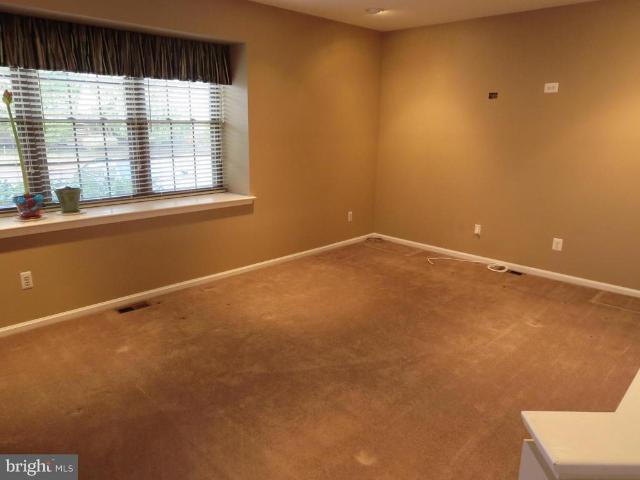 32 Crofton Cmns