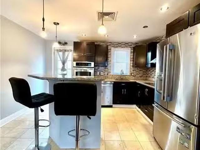 32 Divot Drive, Meriden, CT 06450