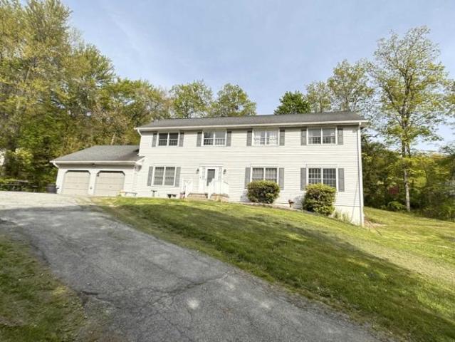 32 Dogwood Rd, East Fishkill, NY 10512
