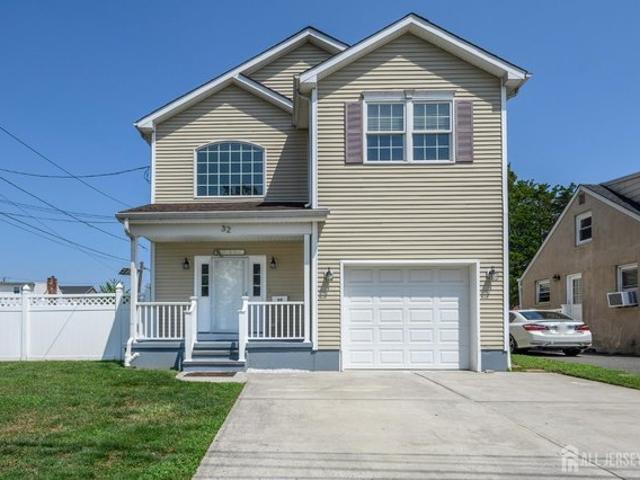 32 Dorothy St, Carteret, NJ 07008
