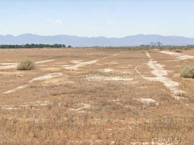 32 E Ave # D4, Lancaster, CA 93535