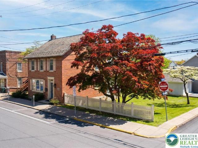 32 E Center Street