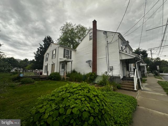 32 E High Street