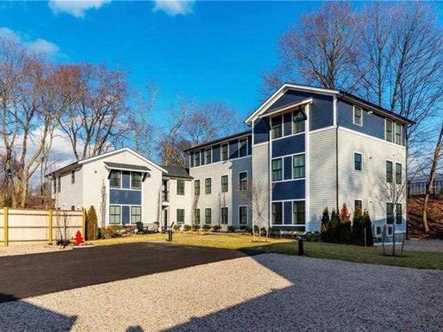 32 Exchange St Unit 103, East Greenwich, RI 02818