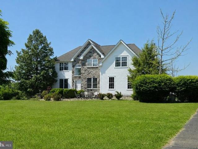 32 Ferris Wheel Dr, Lambertville, NJ 08530