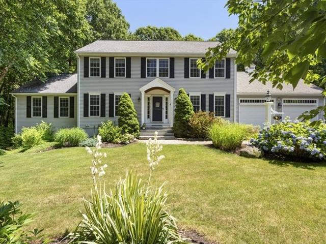 32 Field Rd, Medway, MA 02053