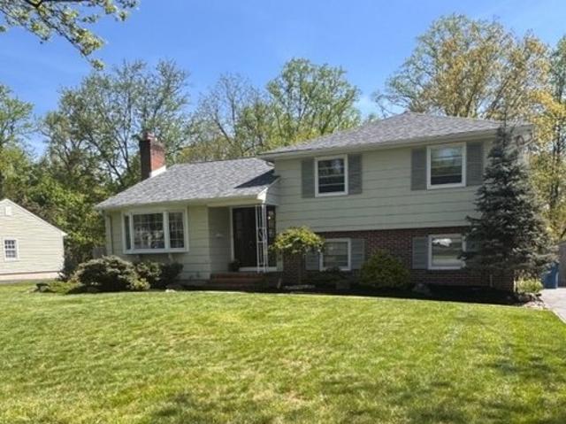 32 Fieldcrest Dr, Scotch Plains, NJ 07076