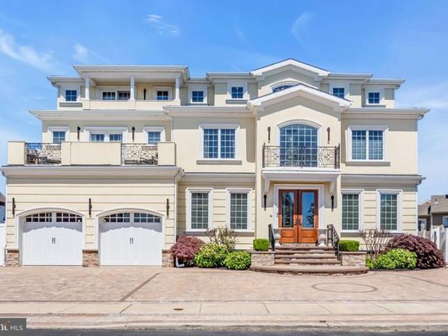 32 Freeman Ct, Toms River, NJ 08753