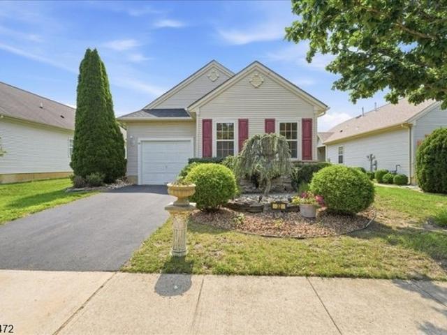 32 Gabriella Cir, Manchester Township, NJ 08759