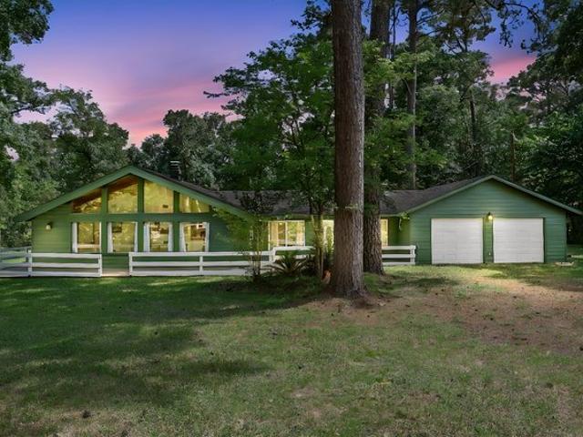 32 Gov Culberson Cir, Pointblank, TX 77364