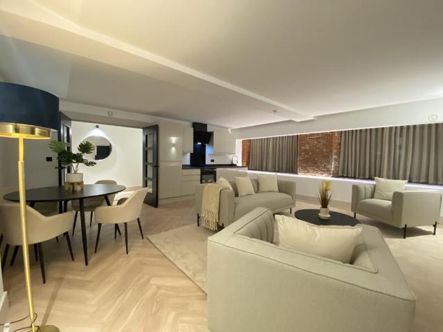 32 Globe House, 30 Southall Street. 4 bed apartment to rent £2,900 pcm £669 pw