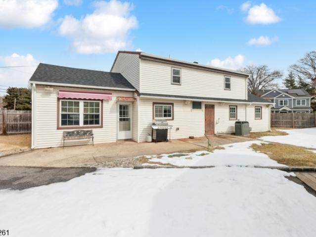 32 Glenville Rd
