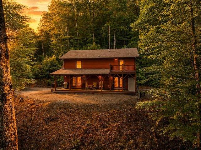 32 Grand View Estates Dr, Whittier, NC 28789