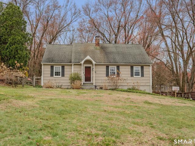 32 Greenbriar Ln, Newtown, CT 06470 | MLS #24165 | Compass