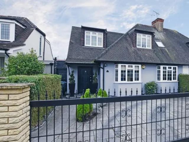 32 Greenfield Gardens, London, NW2 1HX, United Kingdom | 5 bed house for rent #117076868 | Rentberry