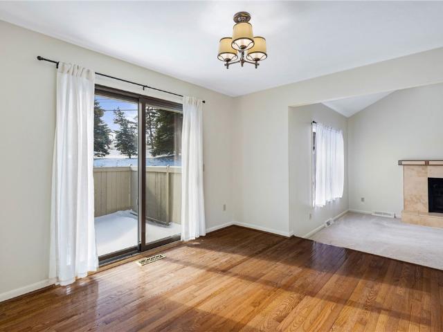 32 Greenwood Park