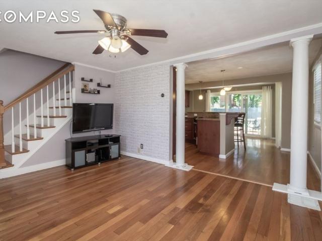 32 Hamilton Rd 32, Wakefield, MA