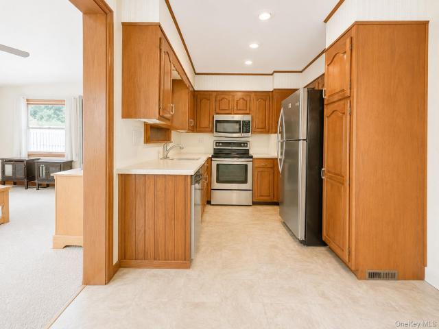 32 Hasbrouck Drive