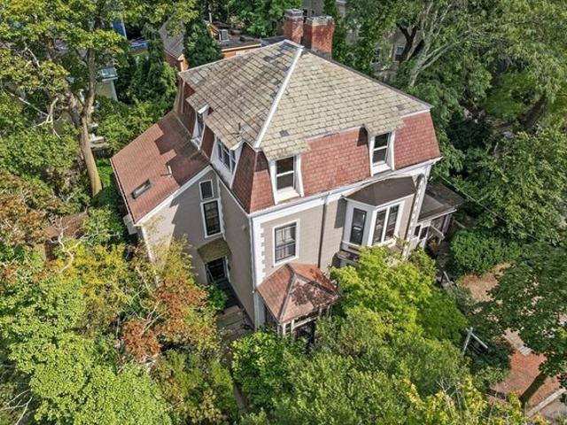 32 Hawthorn St, Cambridge, MA 02138