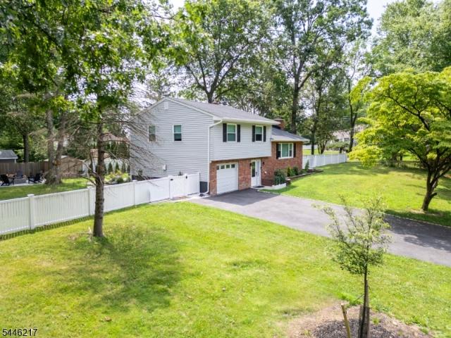 32 Headley Ave