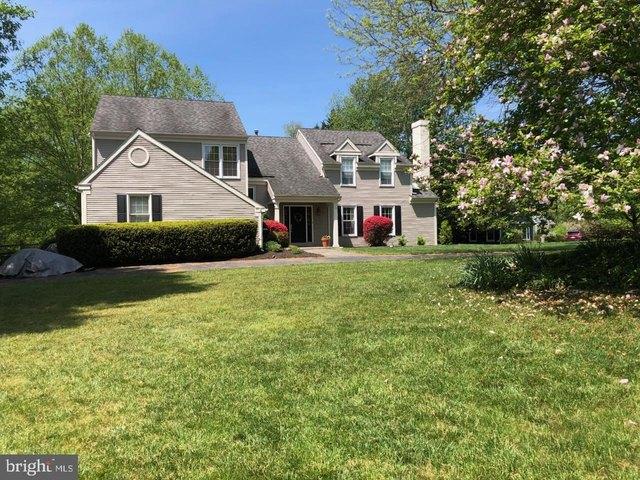 32 Heron Hill Dr, Downingtown, PA 19335