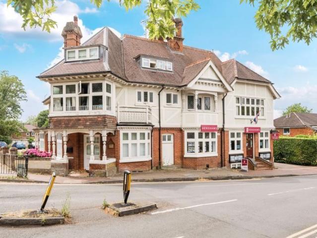 32 High Street, Leatherhead KT23, Studio to rent, £950 pcm | PrimeLocation