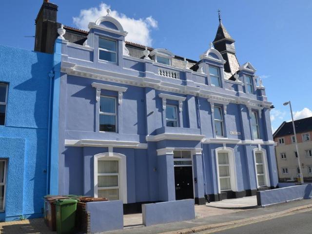 32 Hill Park Crescent, Plymouth PL4 5 bed flat to rent £2,925 pcm £675 pw